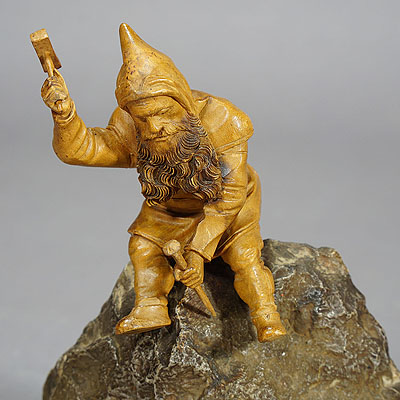 a great carving of a mining dwarf | artfour.com